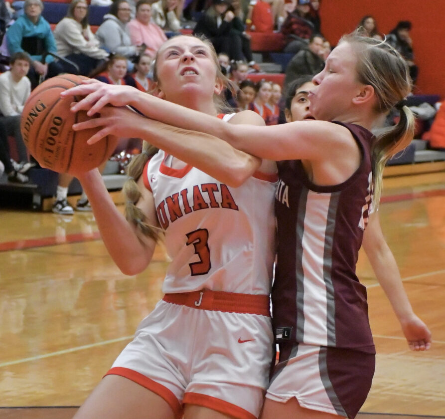 Indians power through Tigers, 42-16 | News, Sports, Jobs - The Sentinel